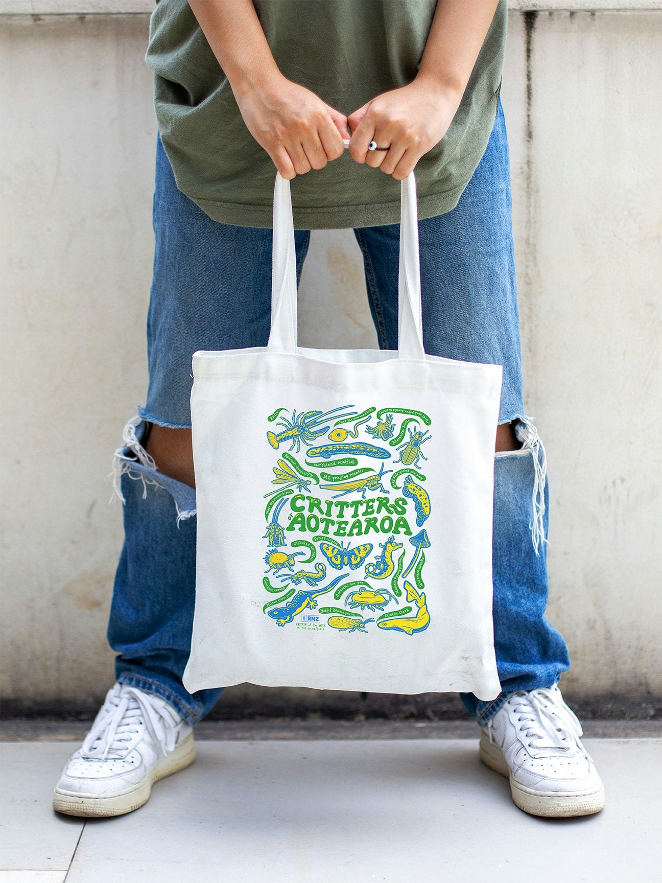 Joyya - 2024 Tote Critter of the week Tote - - Critter Of The Week